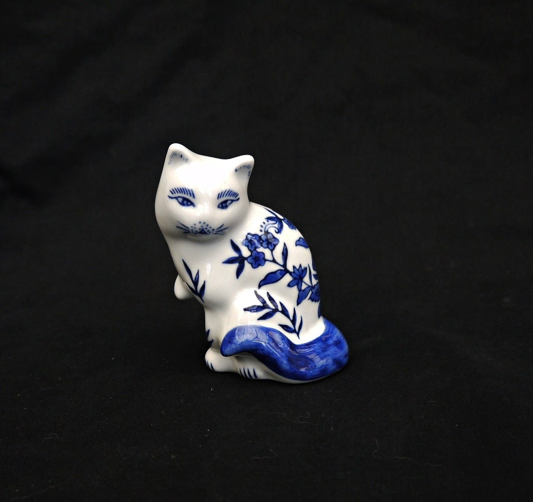 Blue and White Figurine Cat Vintage Ceramic Statue Cat Small Hand ...