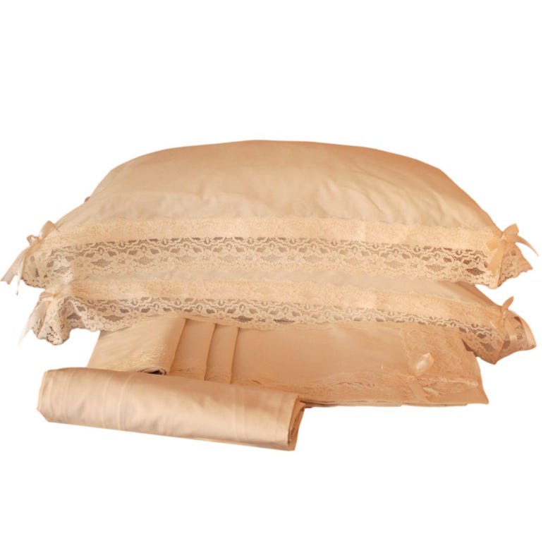 Romantic Bedding With Lace Edge. Victorian Bedding, Lace Bedding ...