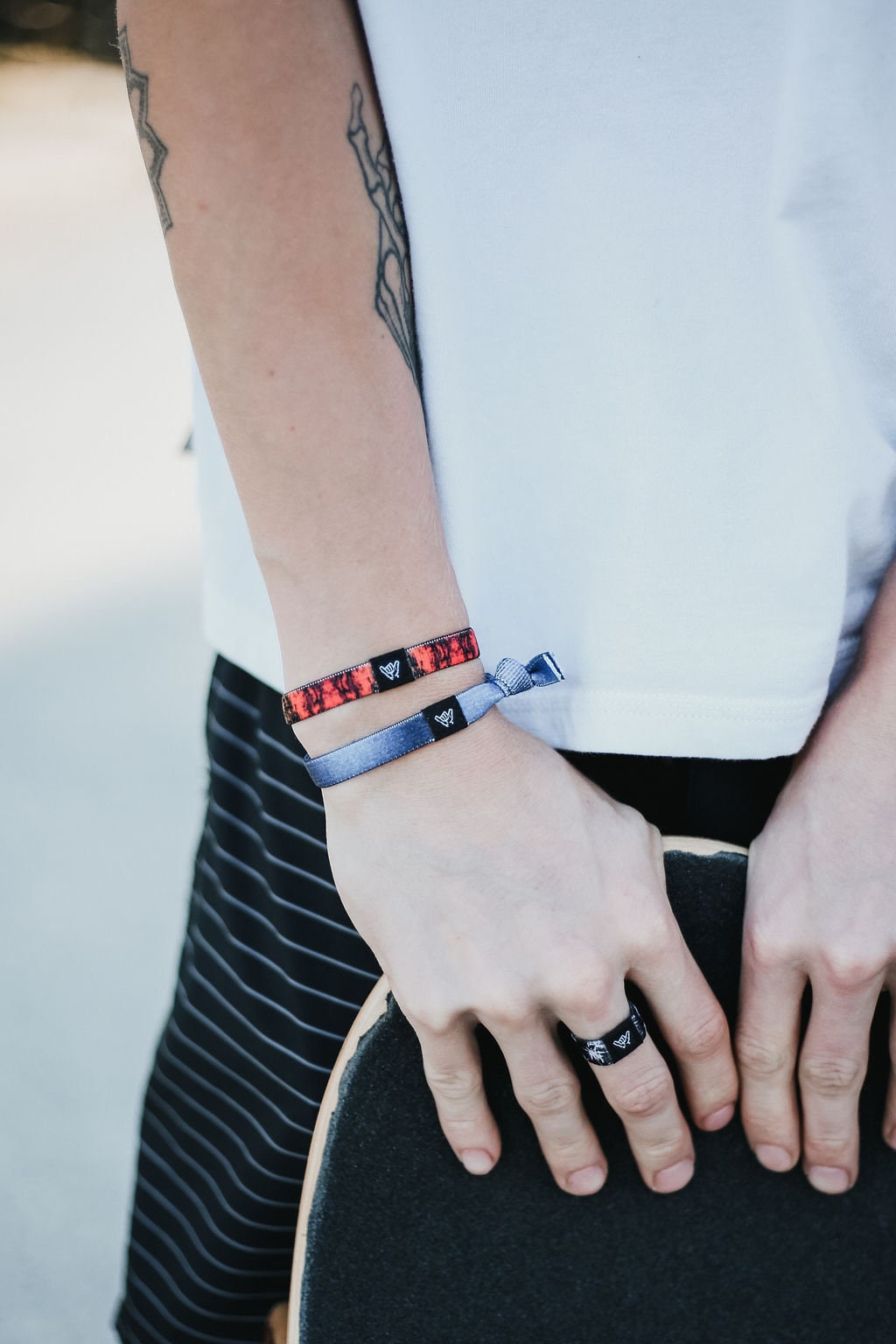 Free Willie Hang Loose Ring - Etsy