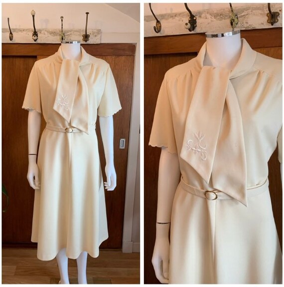 Vintage 1960s cream medium weight belted day dress LA… - Gem