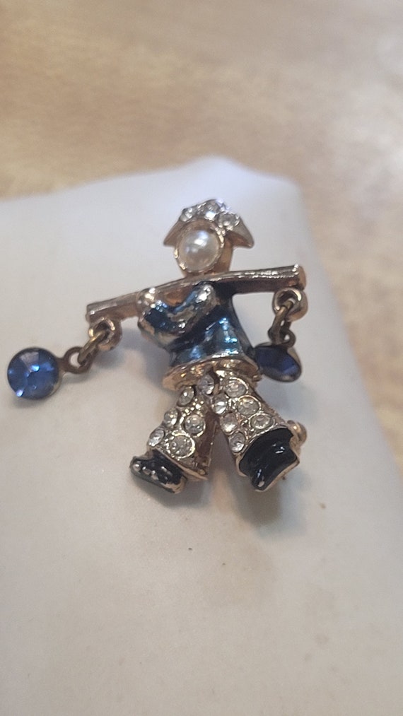 Vintage asian boy brooch - Gem