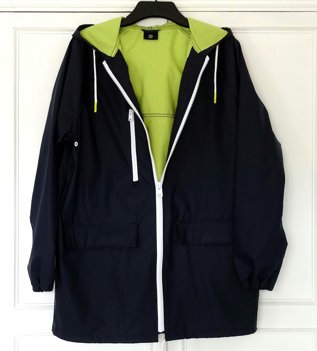 A Large BDG Urban Outfitters Navy WATERPROOF Rubberised RAIN Jacket ...