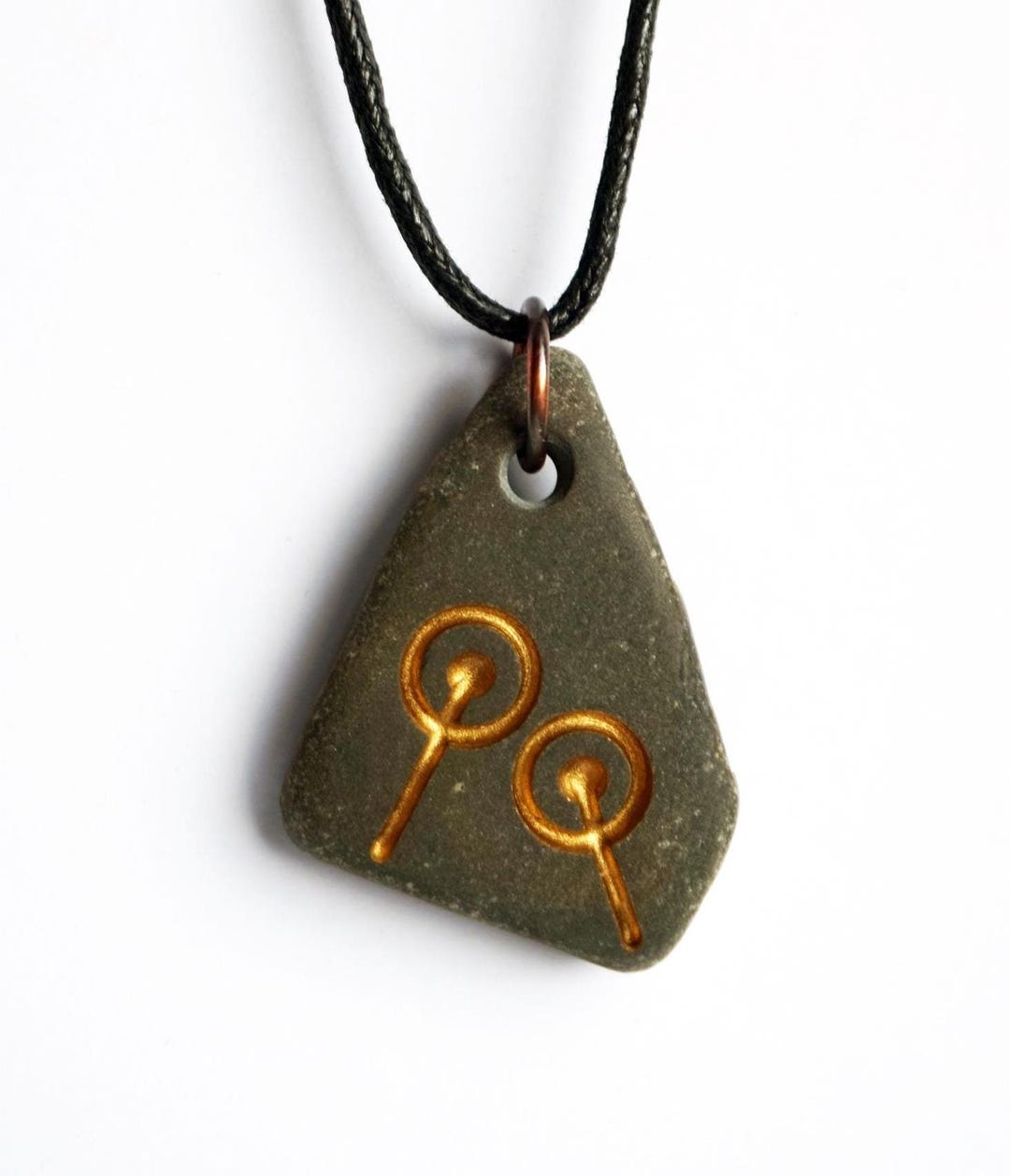 G5 Rock Art, or Cup and Ring Pendant. Hand Carved Wolf Moon Stone With ...