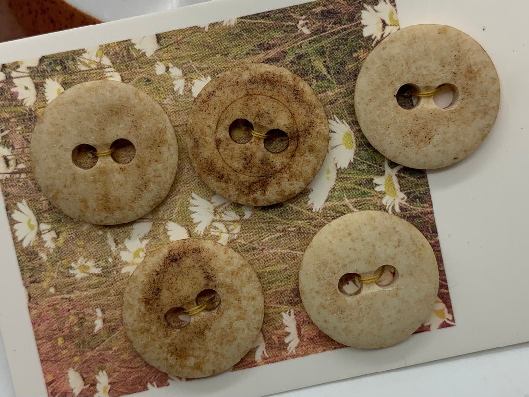5 X Wood-look Brown and Beige Plastic Buttons, Rustic Wood Effect ...