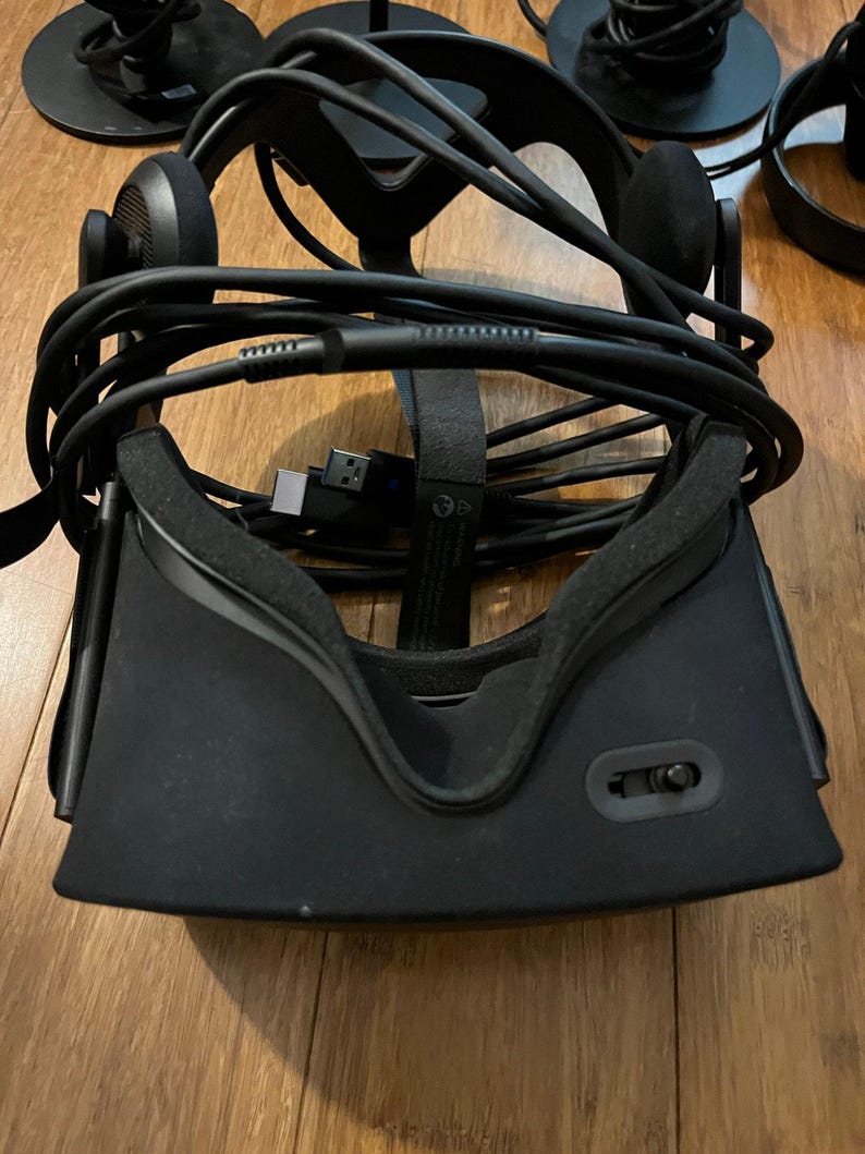 Oculus Rift CV1 VR Headset Full Set W/ Touch Controllers & 4x Sensors ...