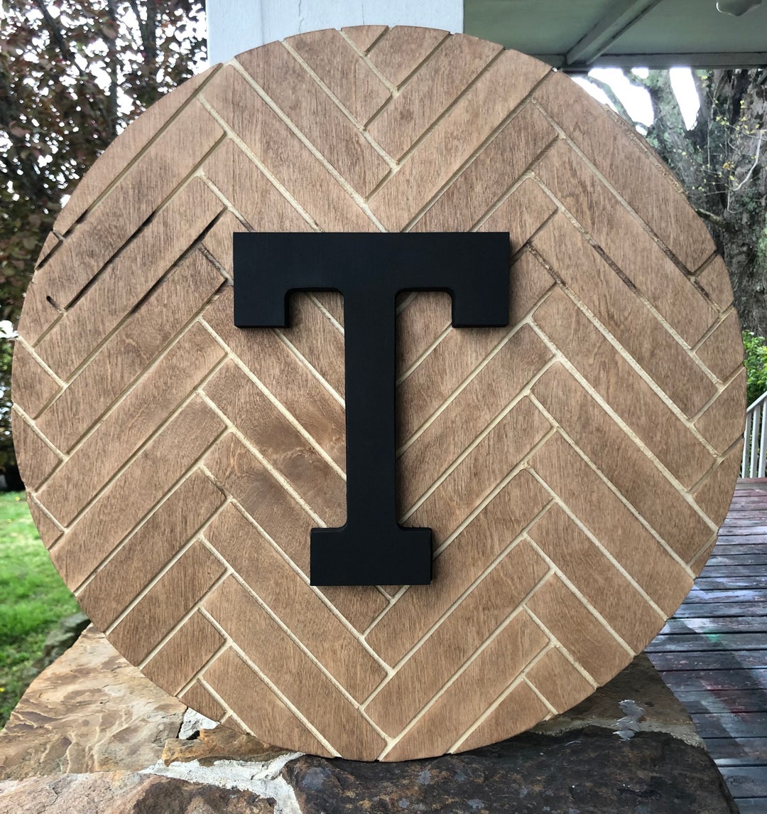 Custom Wood Monogram Sign, Geometric Decor, 20" Round - Etsy