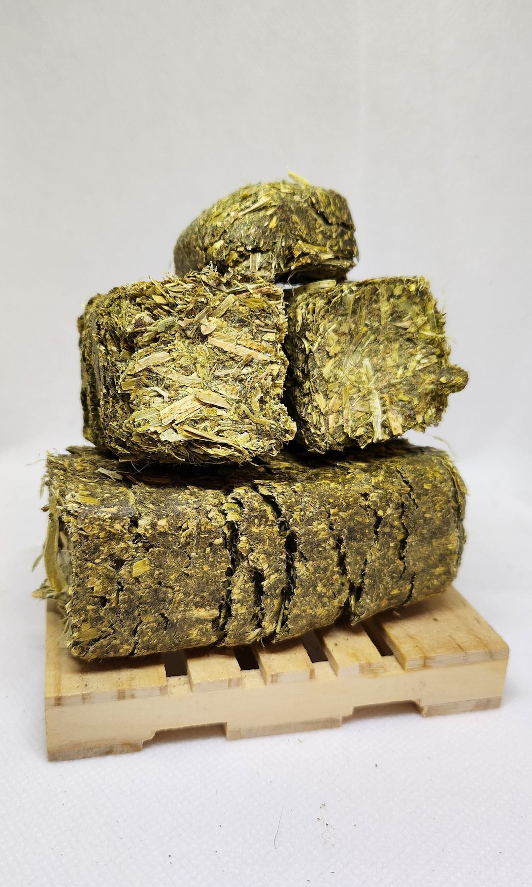 1 Pound Bag 100% Pure Alfalfa Hay Cubes for Small Animal, Rabbit ...