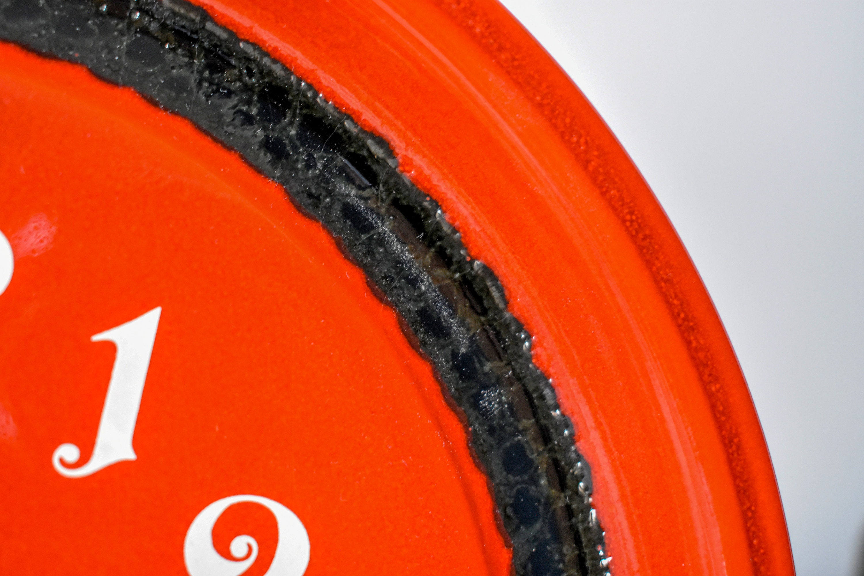 Vintage Ceramic Plate Wall Clock in Red and Black Glaze / - Etsy UK