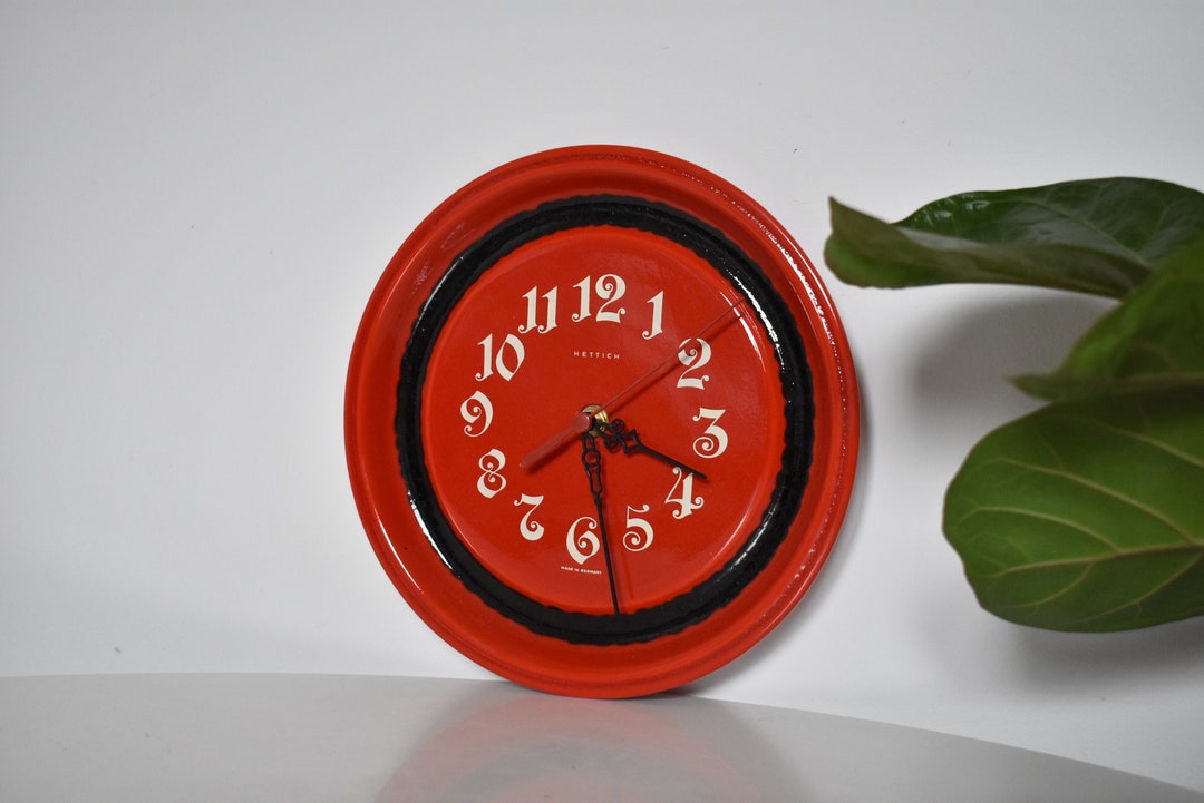 Vintage Ceramic Plate Wall Clock in Red and Black Glaze / - Etsy UK