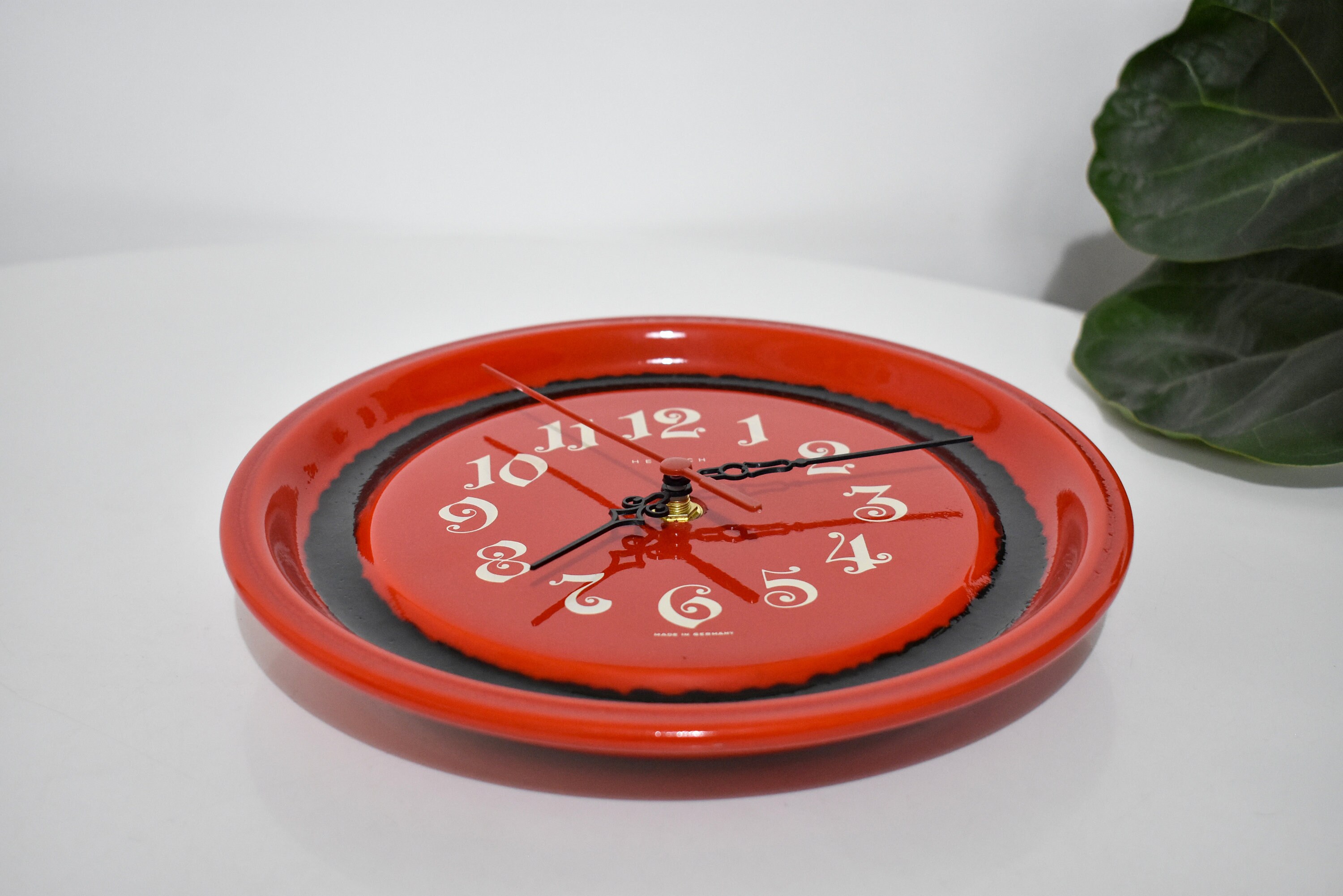 Vintage Ceramic Plate Wall Clock in Red and Black Glaze / - Etsy UK