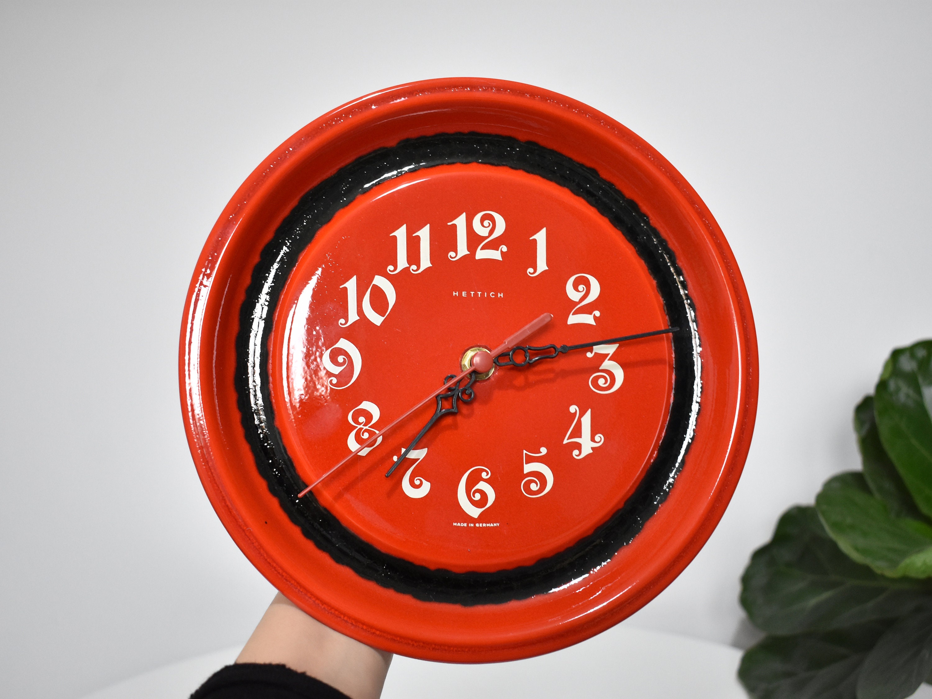 Vintage Ceramic Plate Wall Clock in Red and Black Glaze / - Etsy UK