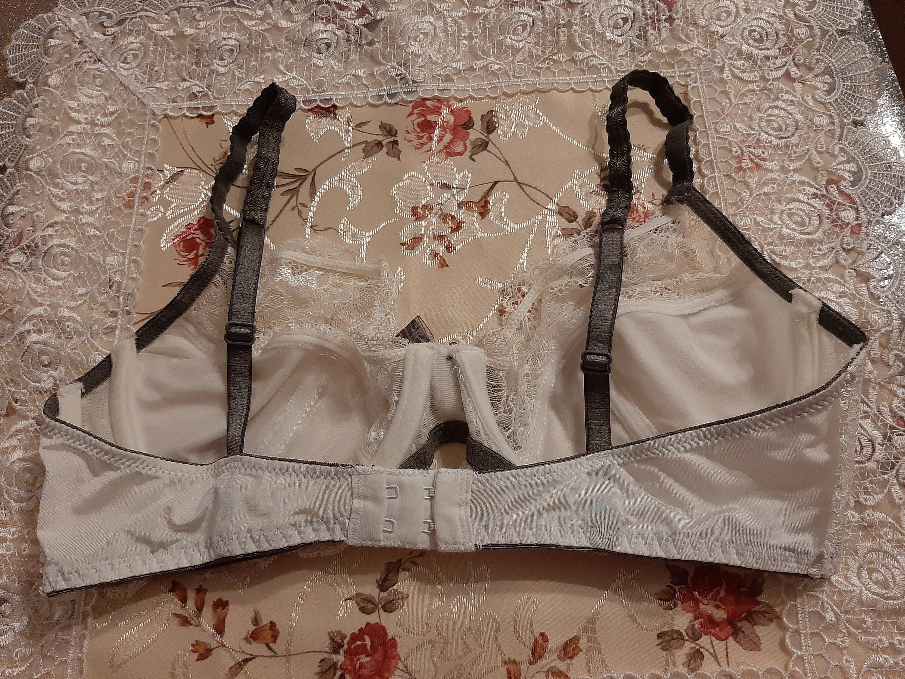 Chantelle French Vintage, White Underwired Balconette Bra With Lace ...