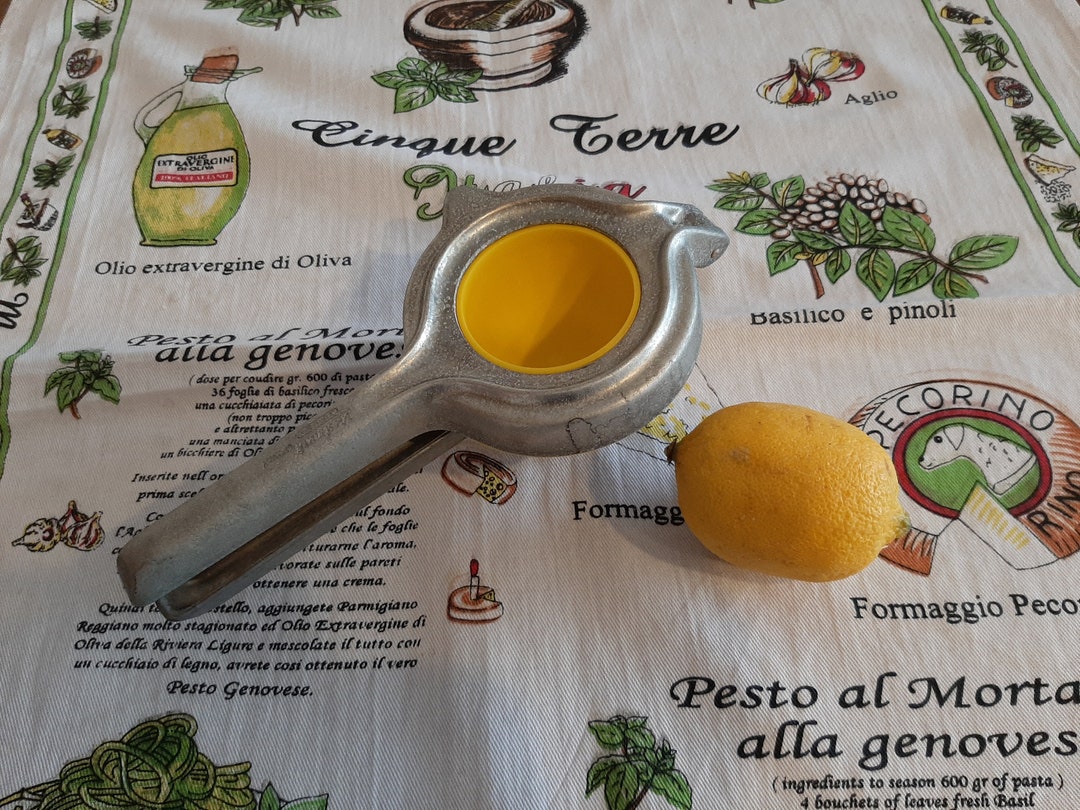 Vintage Citrus Squeezer, Manual Lemon Squeezer, Limona Westmark. - Etsy