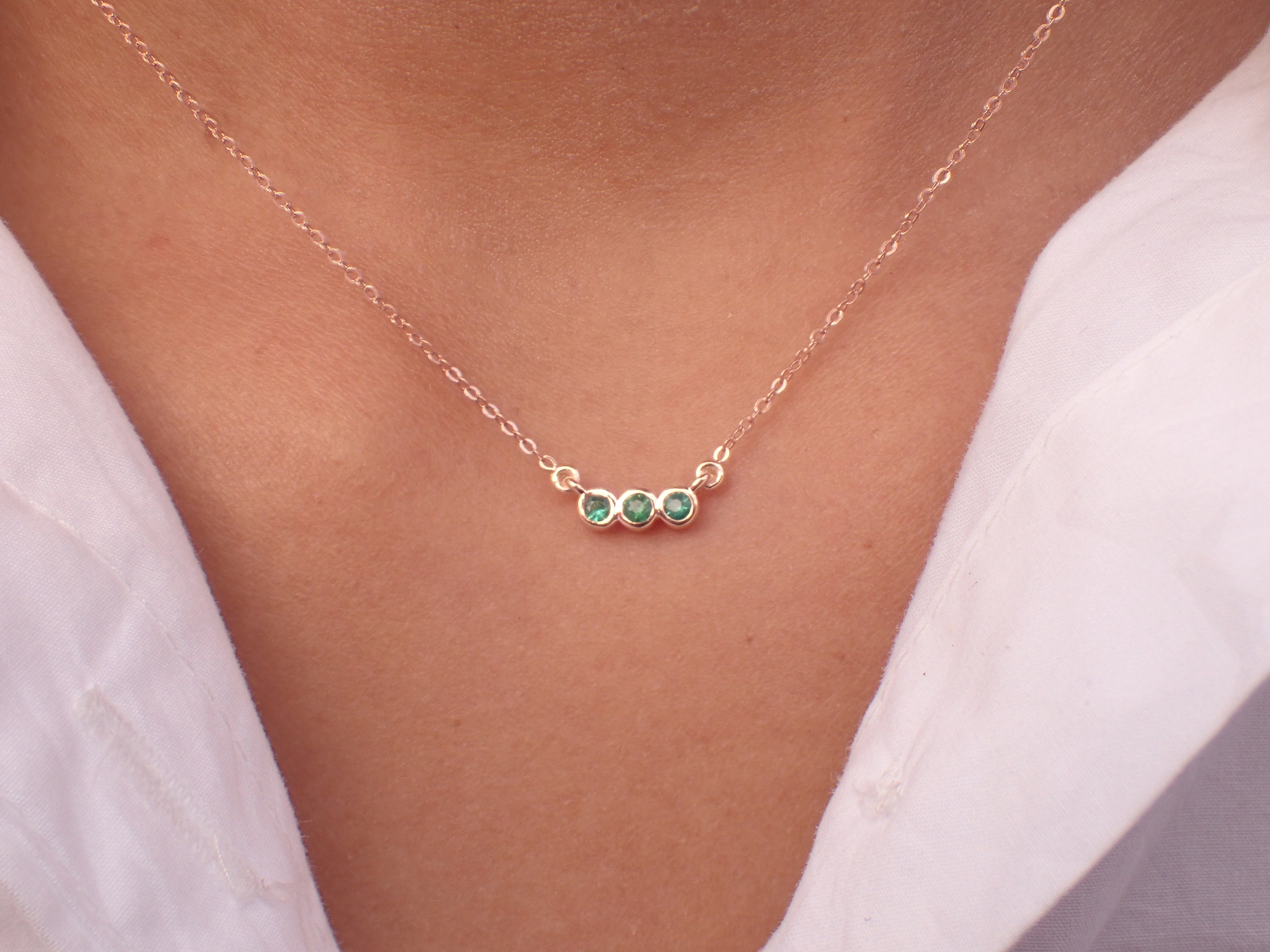 Trio Emerald Bezel Set Necklace 14K Solid Gold 3 Stone Necklace May Birthstone Necklace Bridesmaid Necklace Anniversary Gift
