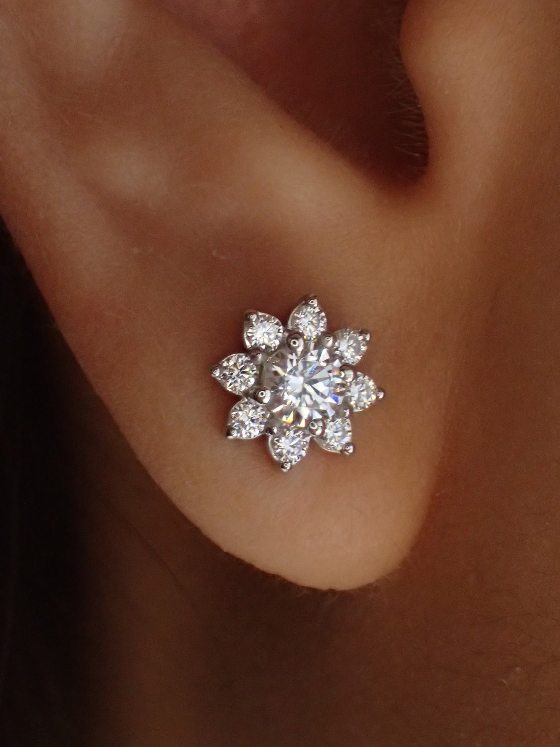 Flower Stud Earrings / Flower Stud Charm / Diamonds Minimalist | Etsy