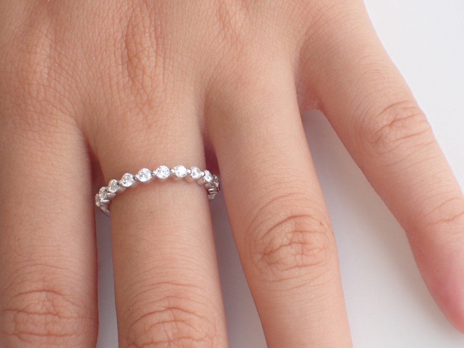 2.0 MM Single Prong Wedding Band / Floating Bubble Prong Stackable Band ...