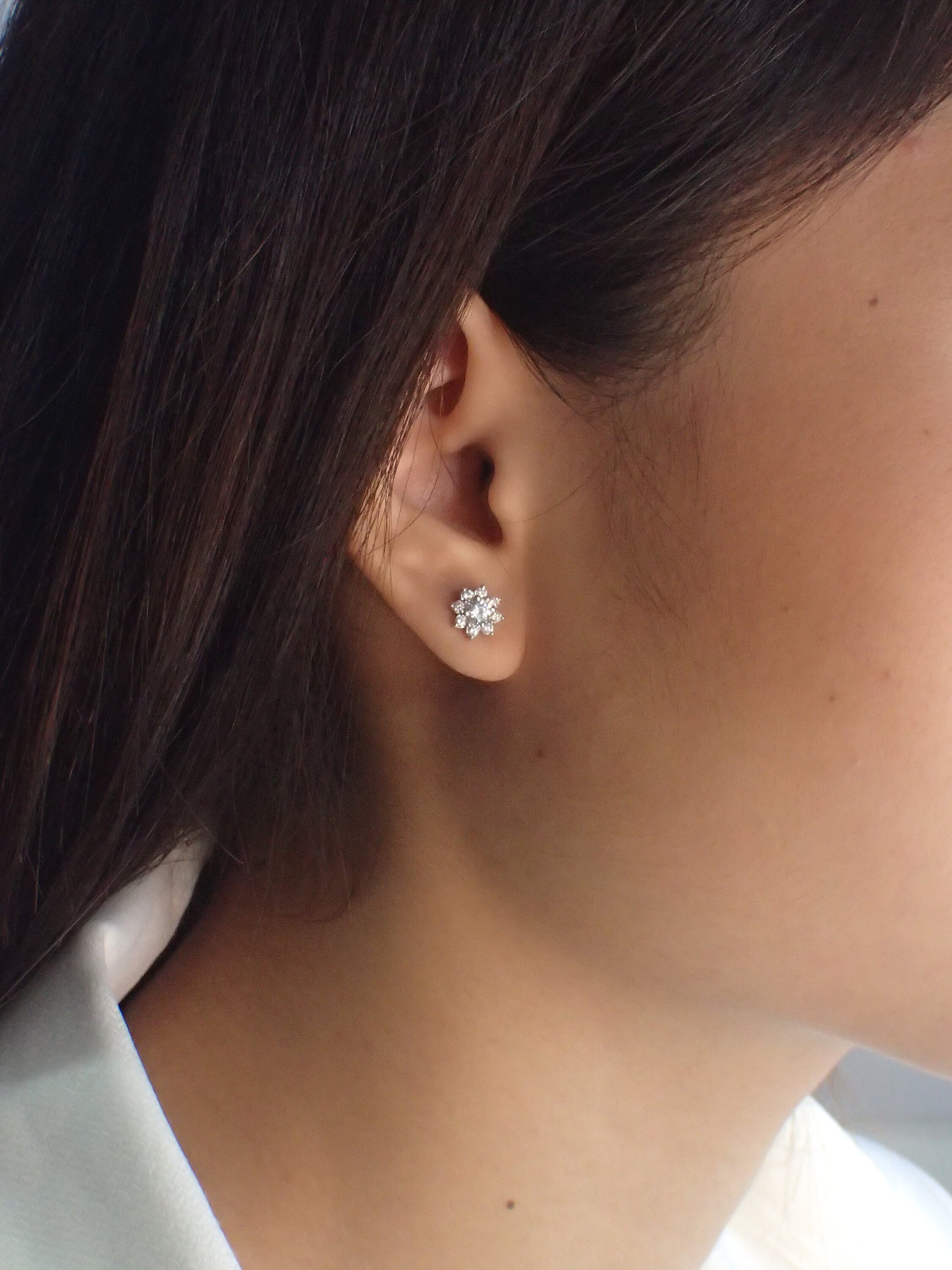 Flower Stud Earrings / Flower Stud Charm / Diamonds Minimalist | Etsy