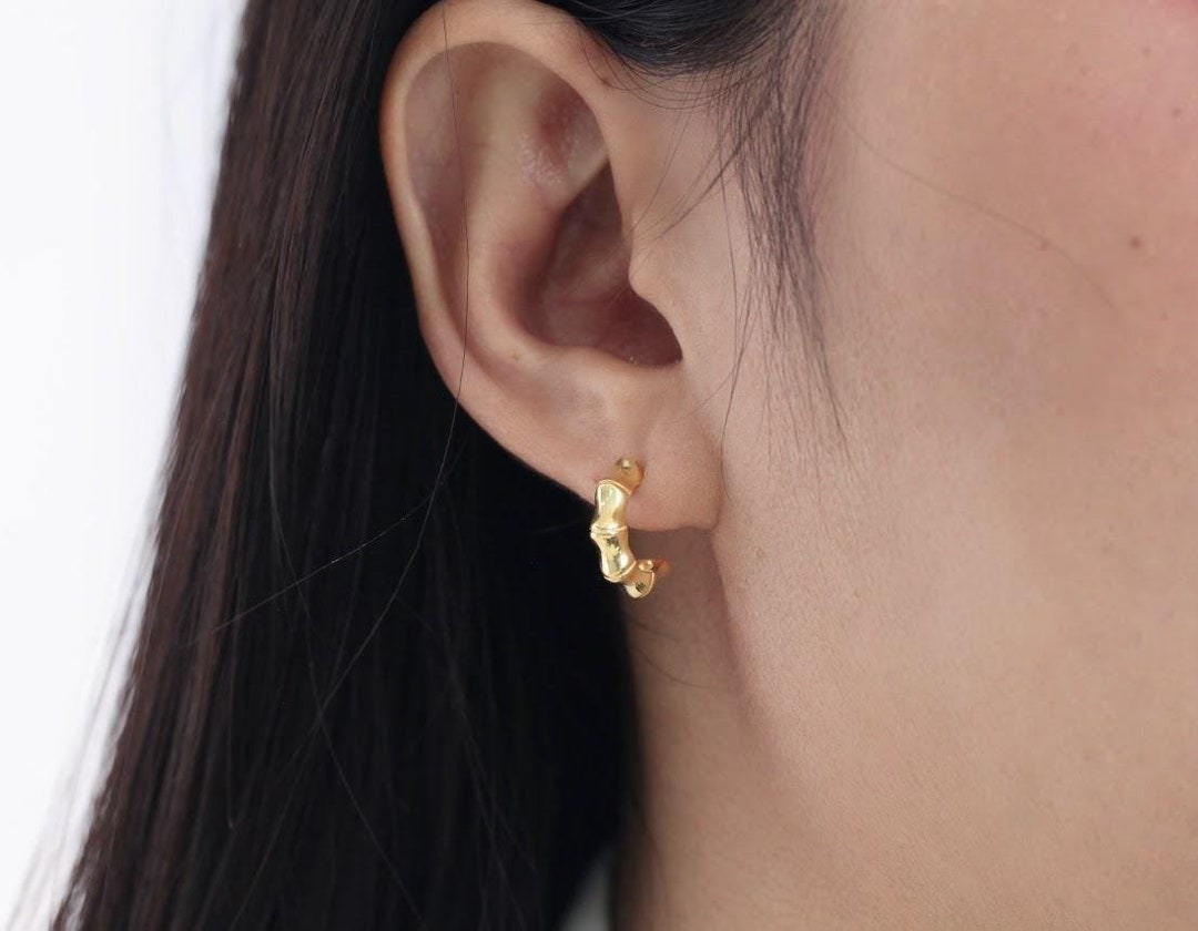Human Finger Bone Earrings, Anatomical Jewelry, Skeleton Band Earrings ...
