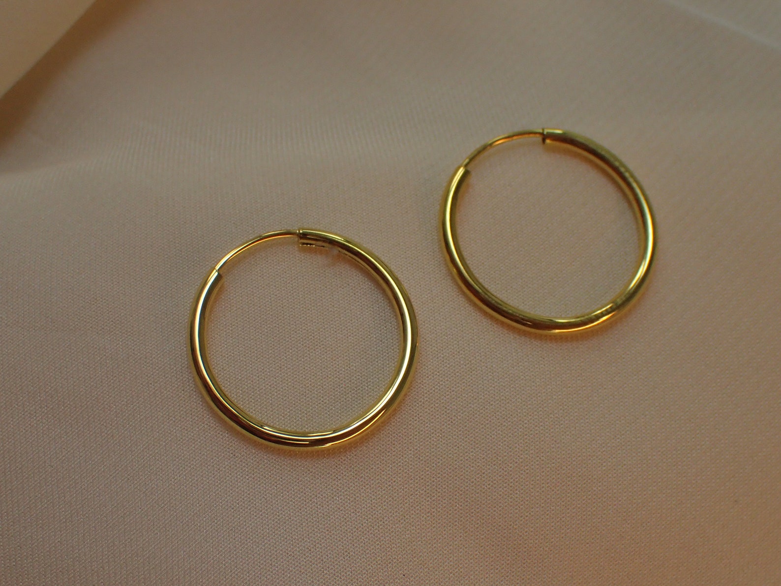 Solid Gold Hoop Earrings / 15MM Thin Endless Hoops / | Etsy