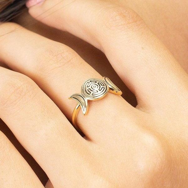 Moon Goddess Ring - Etsy