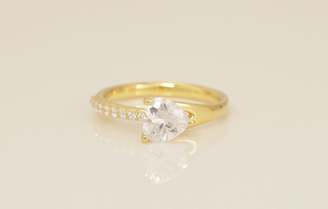 Heart-shape Diamond Engagement Ring, Vintage Style Solitaire Ring ...