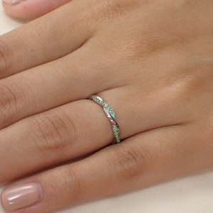 Emerald Infinity Wedding Ring / Emerald Wedding Band / Infinity Knot ...