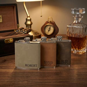 Personalized Groomsmen Flask Set | Engraved Wedding Party Gift - Etsy