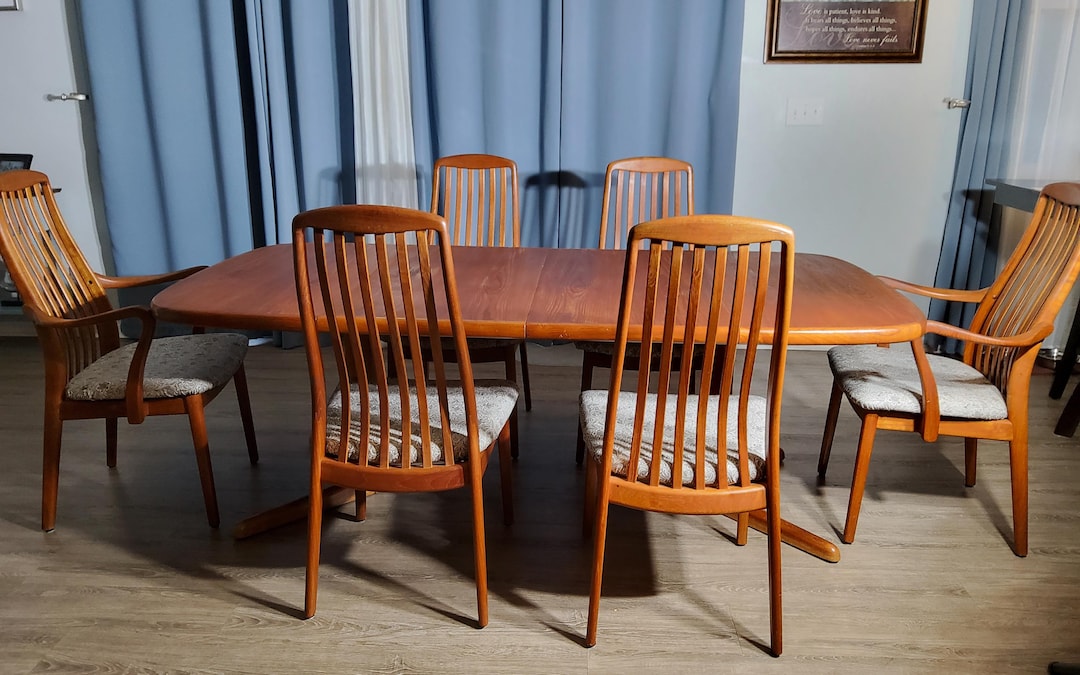Teak Dining Set With 6 Benny Linden Chairs Including Two Armchairs and ...