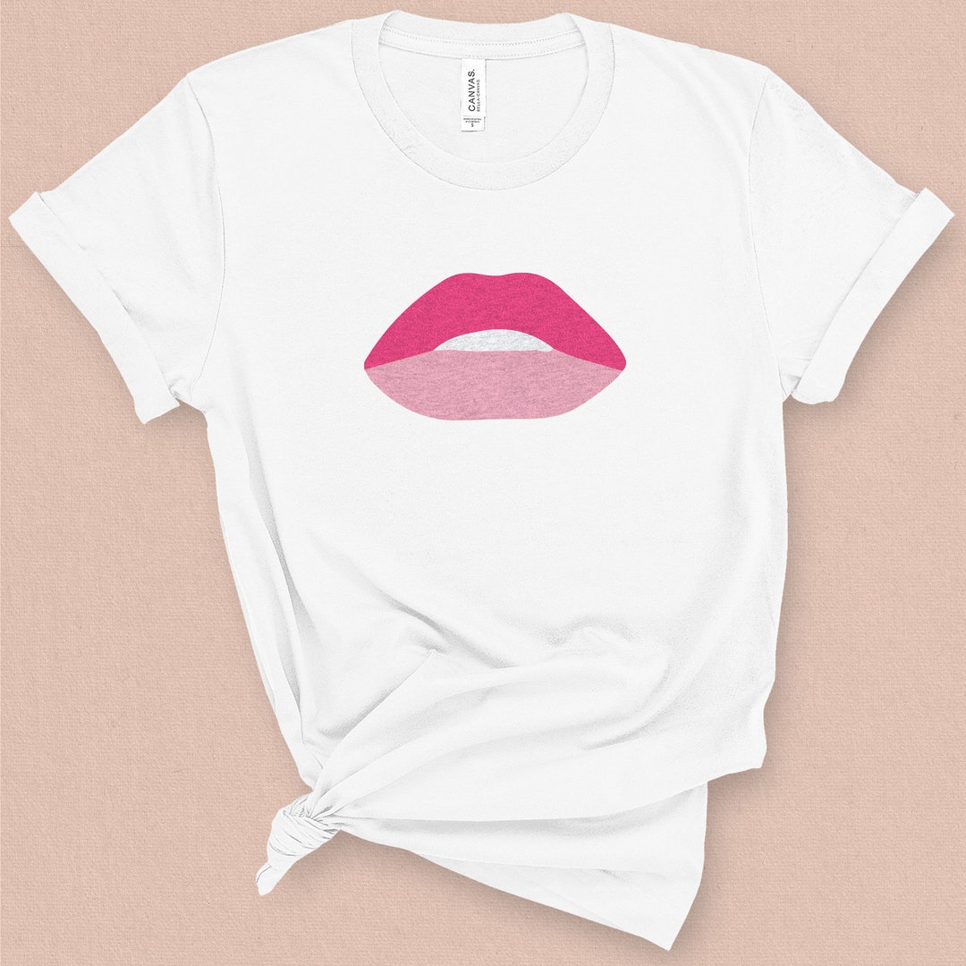 Retro Graphic Women’s Lips T-shirt, Pink Lipstick T-shirt for Women ...