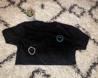 Smiley Face Tee - Etsy