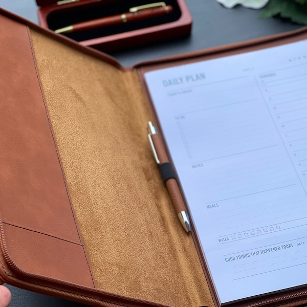 Engraved Pen With Portfolio - Etsy UK