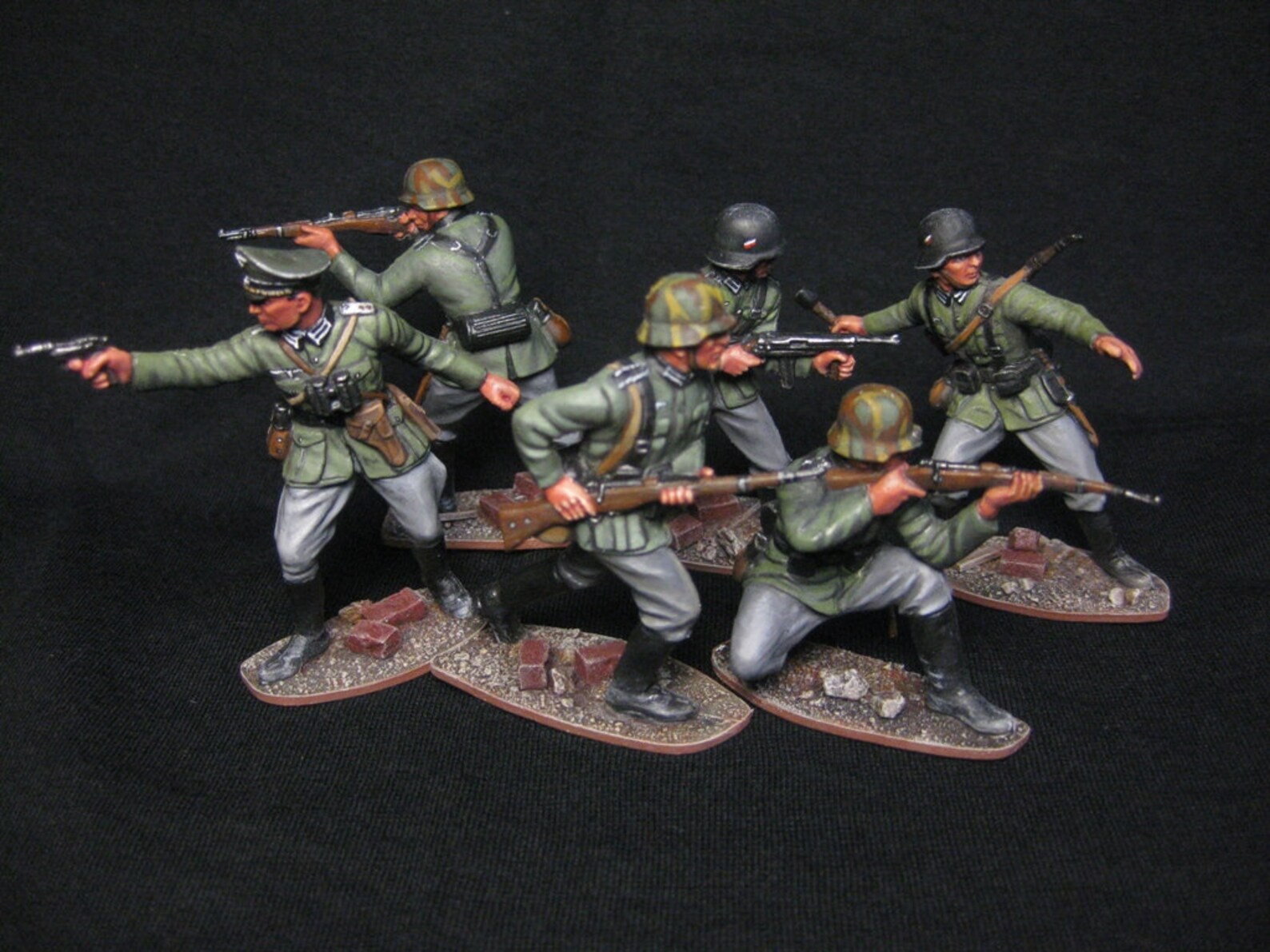 Commission for Airfix Toy Soldiers, WW2 "german Infantry" 6 Figures 1: ...