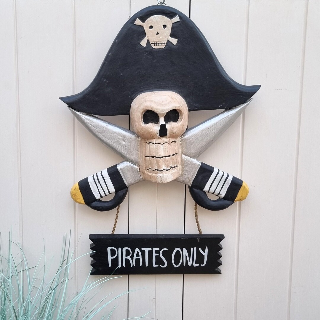 Pirates Only Skull Sign, Pirate Skull Door Hanger, Halloween Door Sign ...