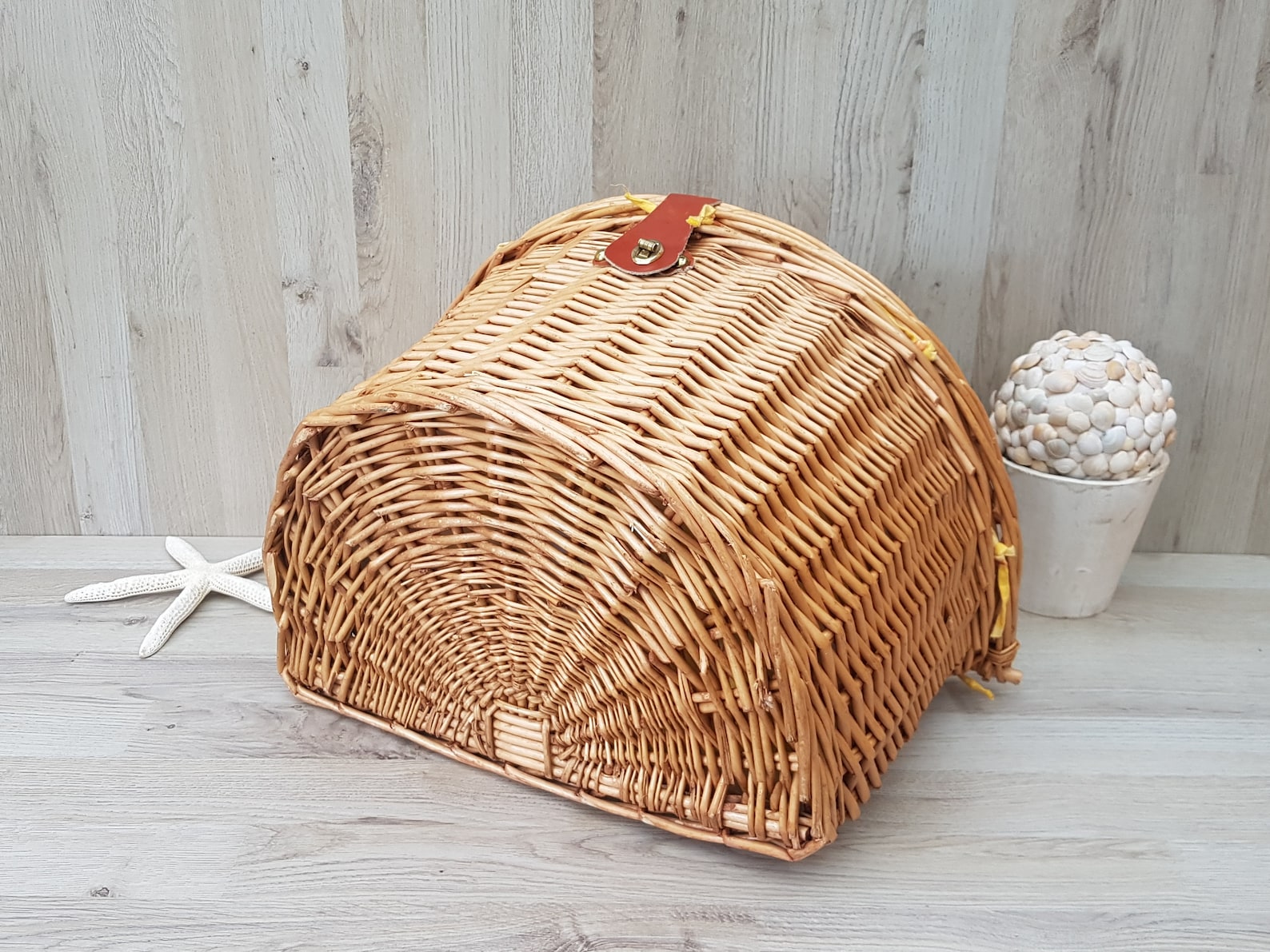 Vintage Wicker Picnic Basket, Hamper, Shell Shaped Picnic Basket ...