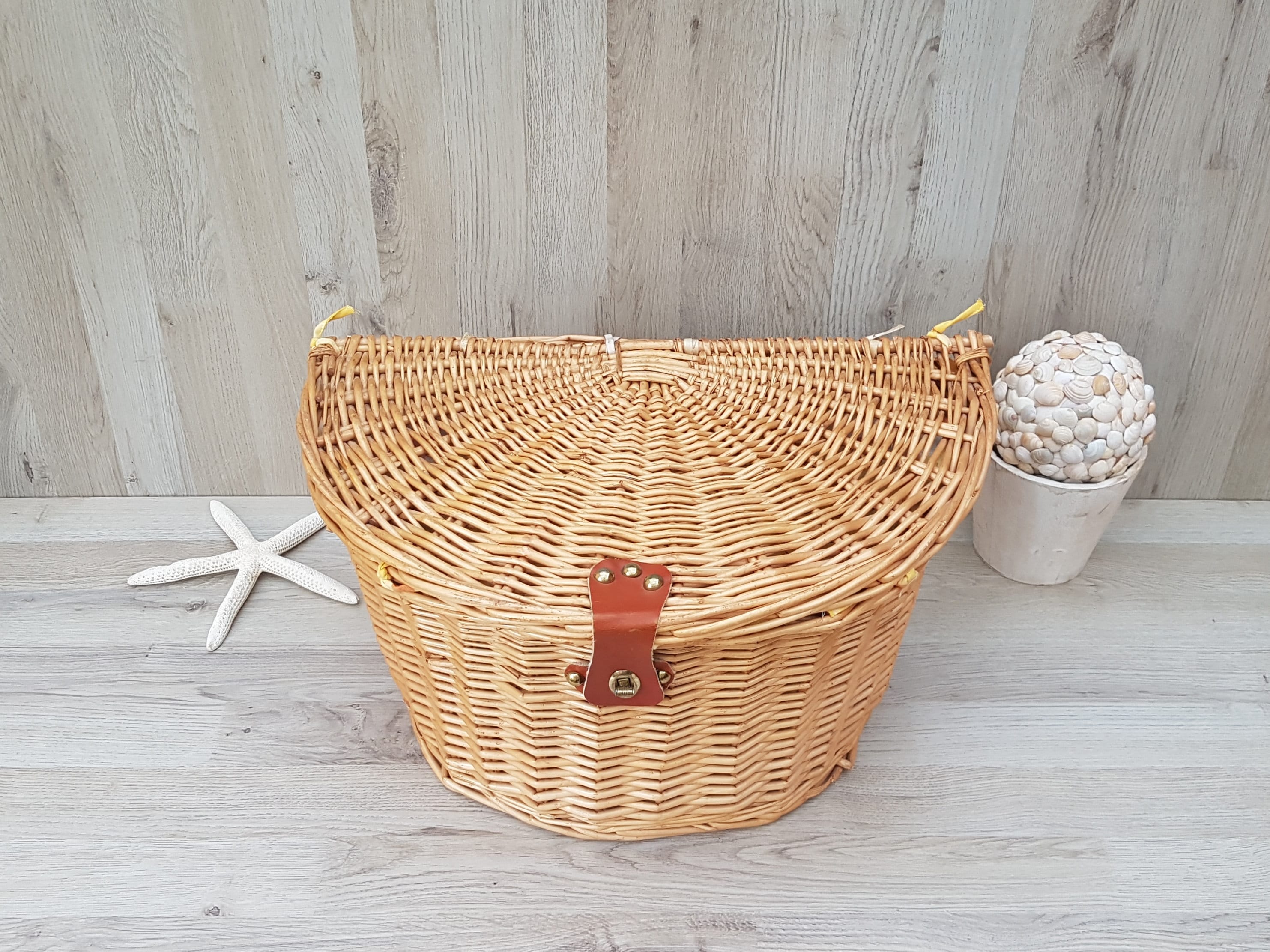Vintage Wicker Picnic Basket, Hamper, Shell Shaped Picnic Basket ...