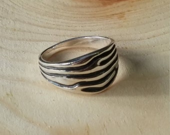Wave Pattern Ring - Etsy
