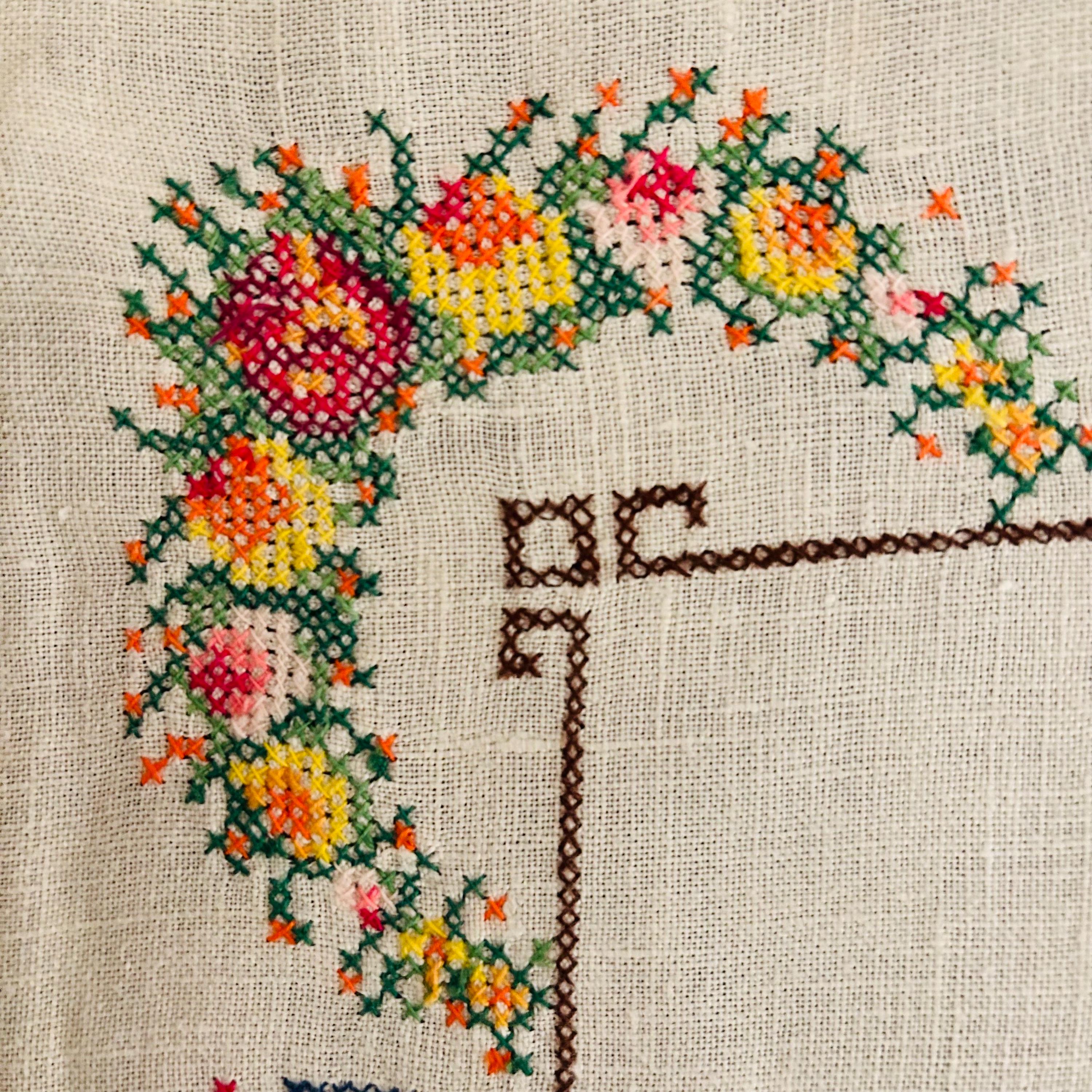 Cross-stitch White Linen Hand Embroidered Tablecloth + 4 Napkins, 30.5 ...