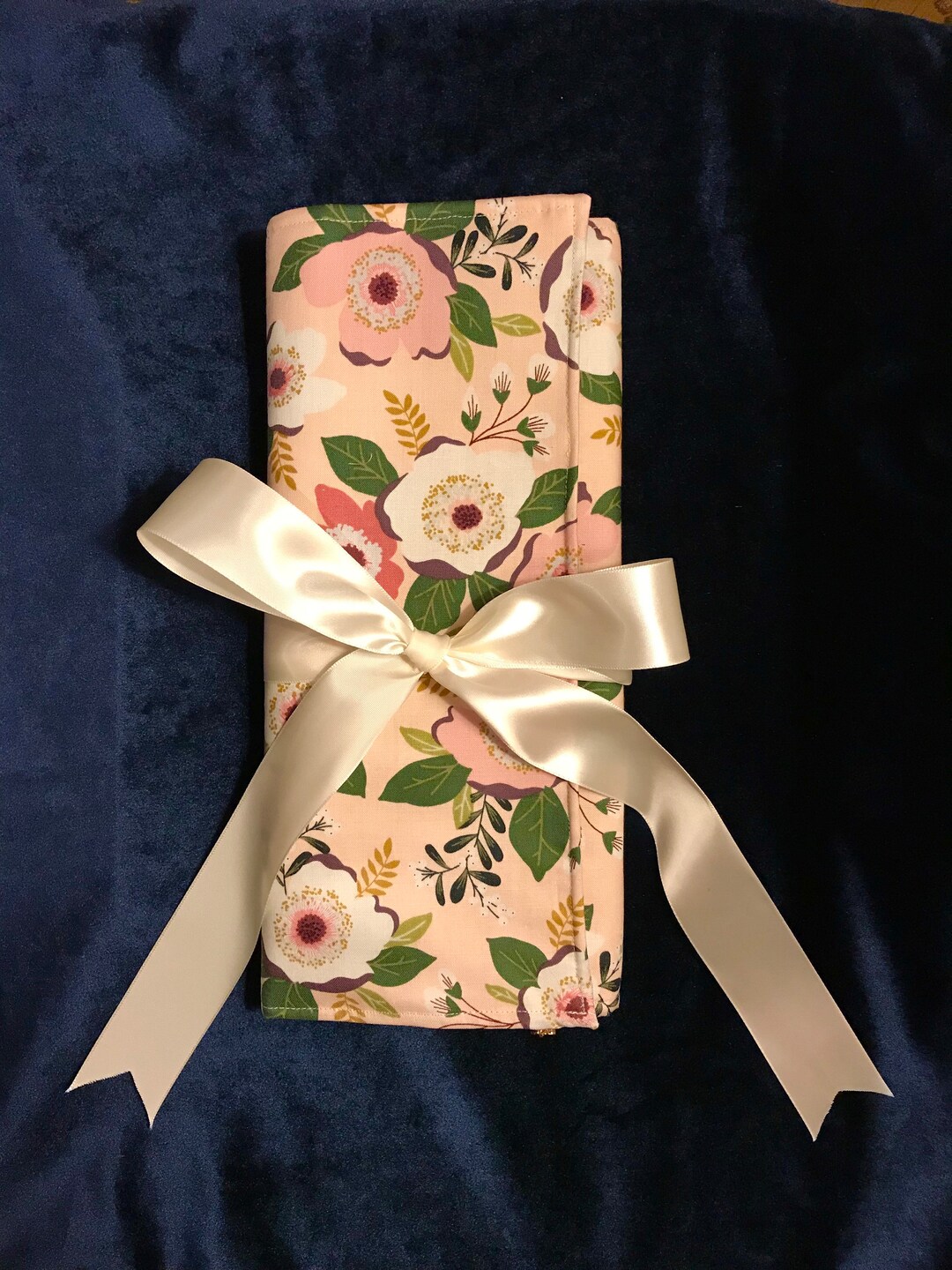 Handmade DAR Pin Case - Etsy