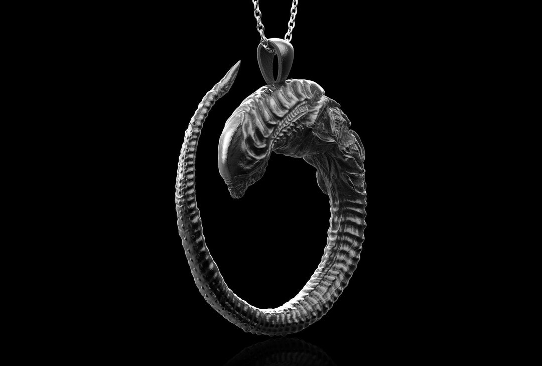 Schwarzer Stahl Alien Drone Chestburster Anhänger, H.R. Giger ...