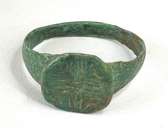 Ancient Medieval seal ring with Symbol on the bezel. … - Gem