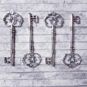 Santa Magic Key, 8.3cm, Silver Key for Necklace, Large Skeleton Keys ...