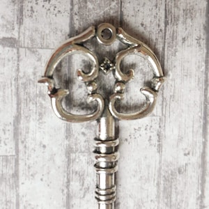 Santa Magic Key, 8.3cm, Silver Key for Necklace, Large Skeleton Keys ...