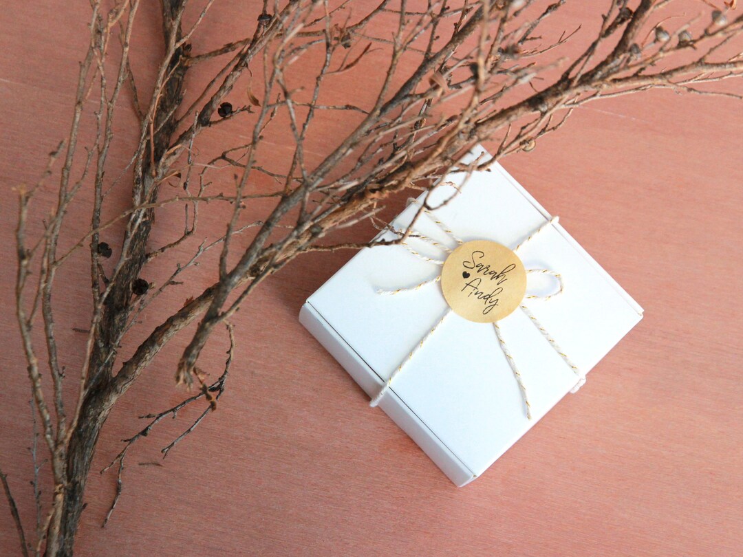 Bonbonniere Wedding Gift Box in White as Party Favour or Personalised ...