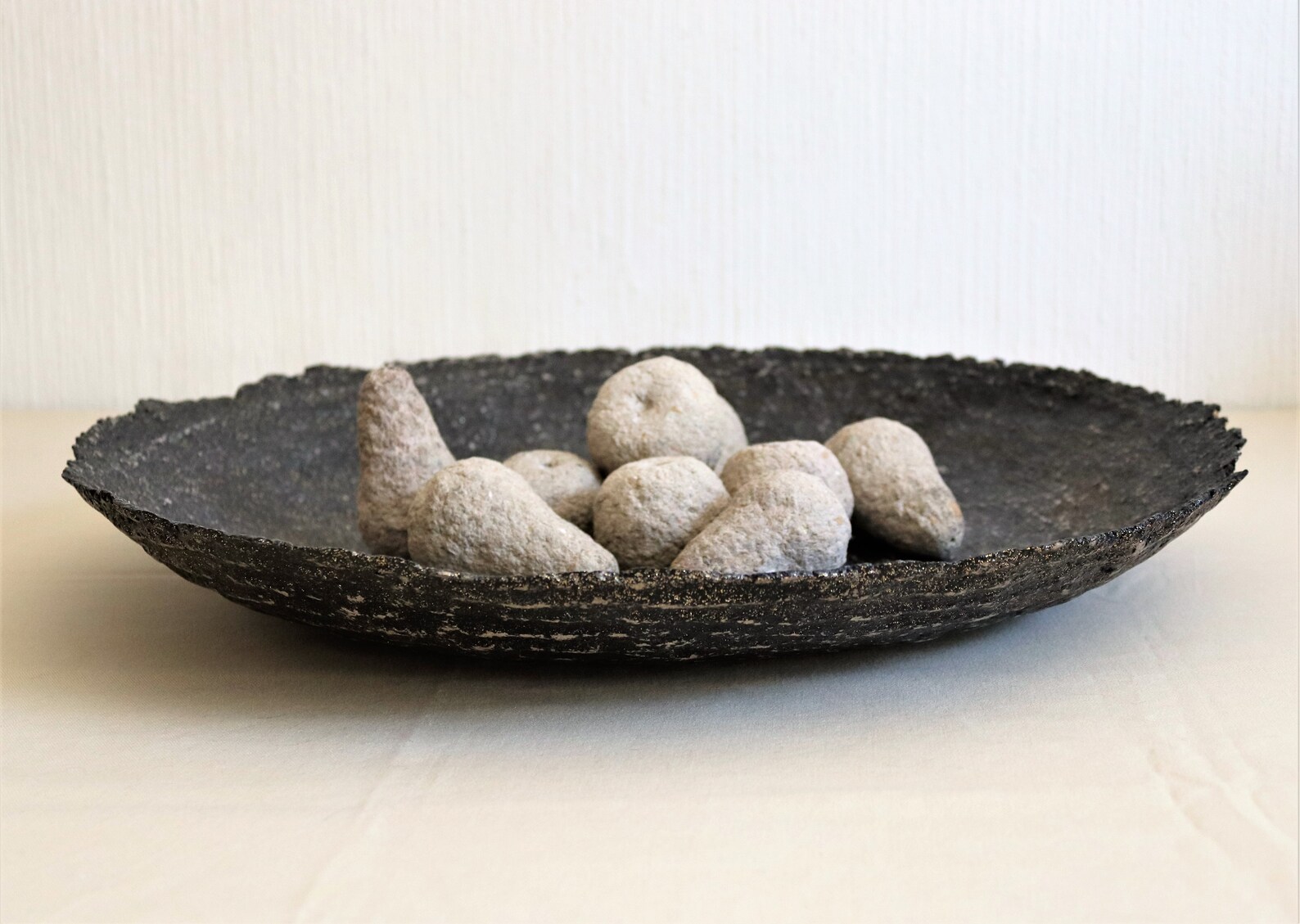 Large Vintage Style Black Paper Mache Plate With Gold Glitter. - Etsy