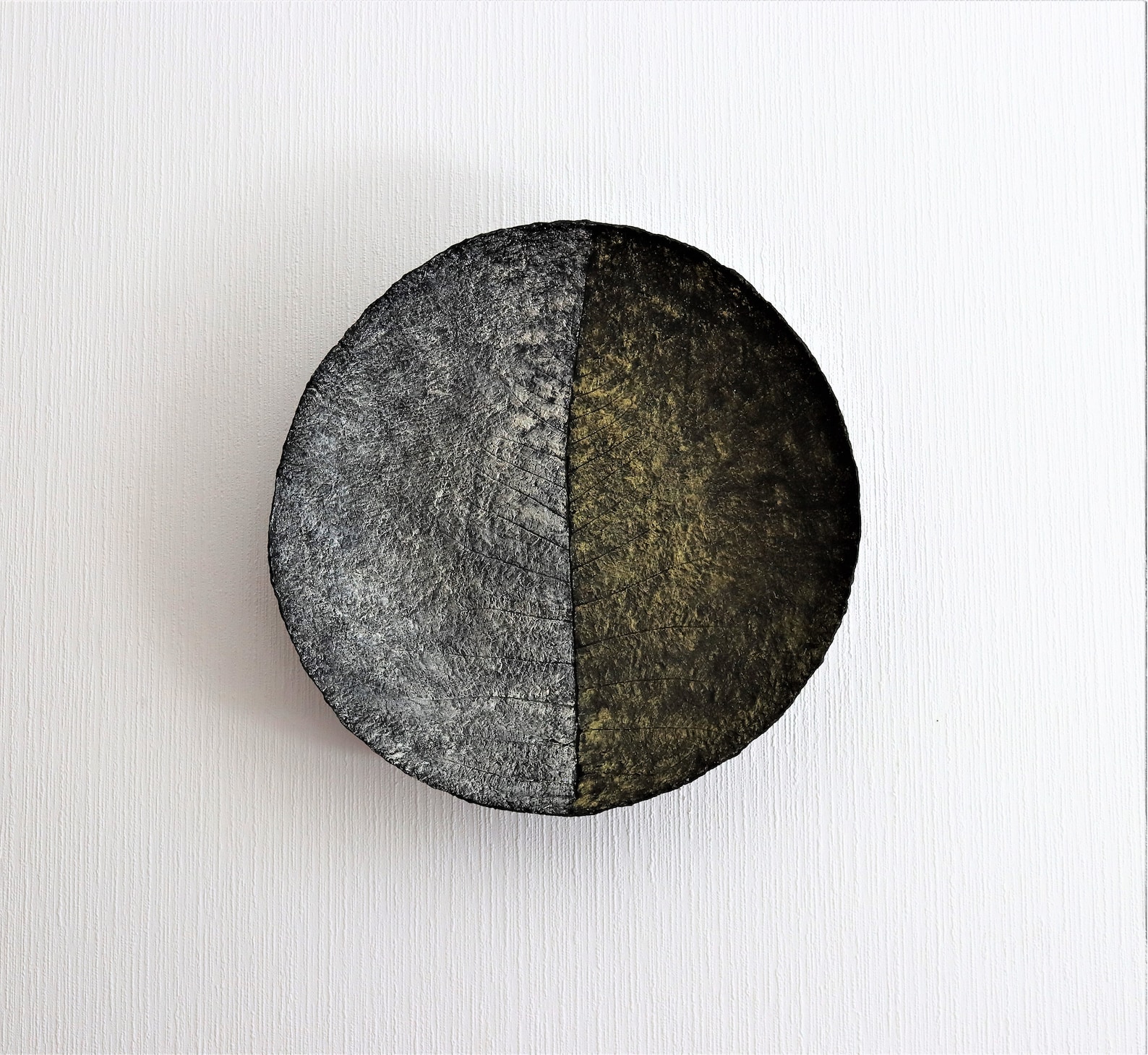 Decorative Paper Mache Wall Plate With Fern in Silver and Gold ...