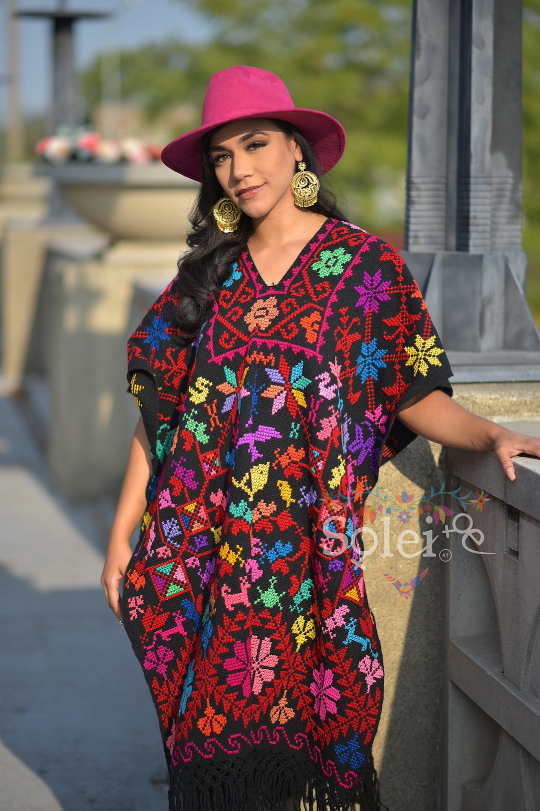 Gabán Mexicano De Cuerpo Completo. Gabán Bordado Floral Mexicano. Gabán ...