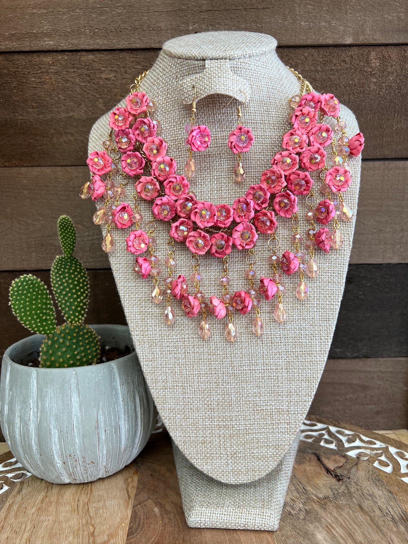 Mexican Artisanal Palm Leaf Jewelry Set. Palm Leaf Flower Necklace ...