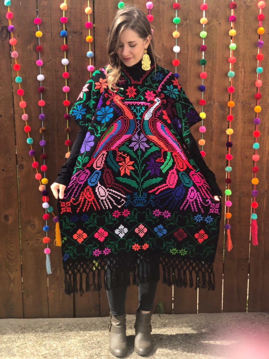 Poncho Mexicano Artesanal Cuerpo Completo. Poncho Tipico Bordado a Mano ...