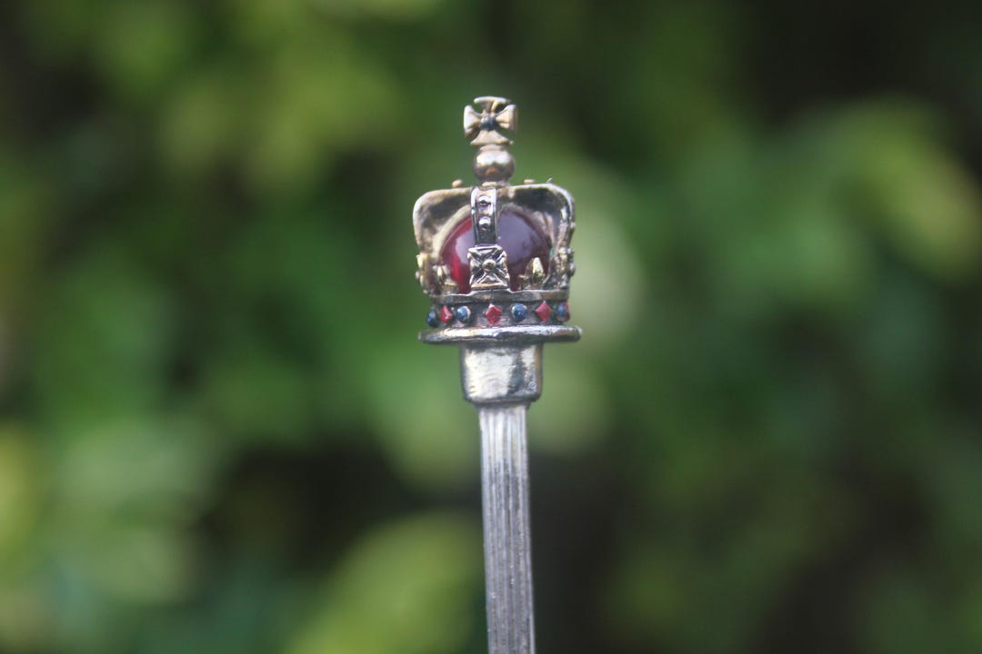 Vintage Spoon London Crown UK English British Royal Family Gift Painted ...