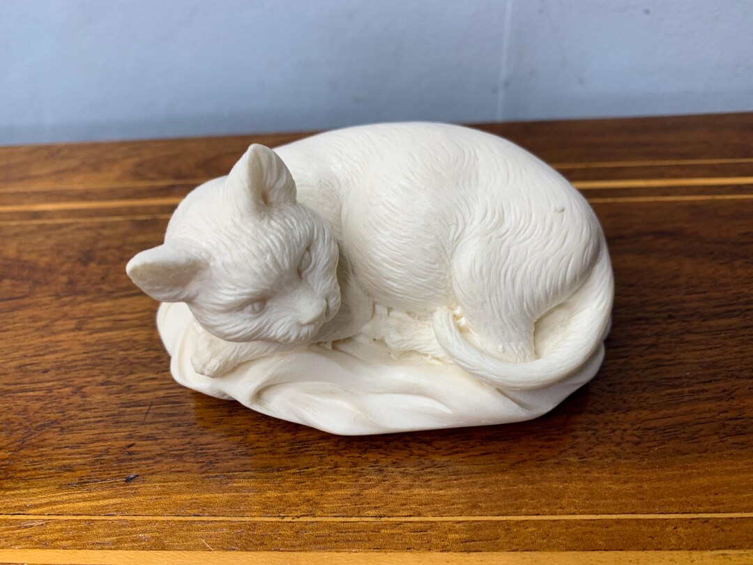 Vintage Alabaster Sculpture of a Cat - Etsy